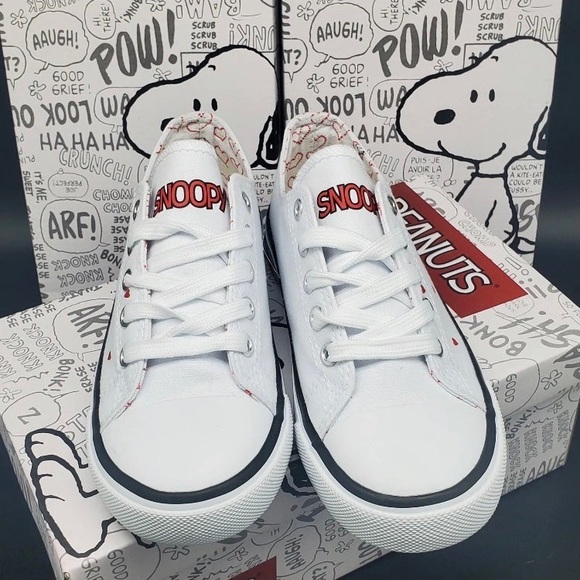 peanut’s | Shoes | Peanuts Snoopy White Canvas Laceup Children Shoe ...
